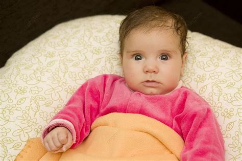 어린 아기 초상화 스튜디오 아름다운 사진 배경 및 무료 다운로드를위한 그림 Pngtree