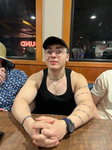 Pin On Isaacwhy Green Gang Silly Pictures Silly Photos