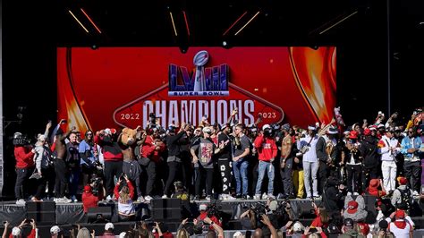 Multiple People Injured In Shooting At Kansas City Chiefs Super Bowl