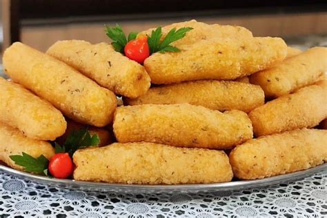 Bolinho De Mandioca Frito Que Fica Cremoso Por Dentro E Crocante Por
