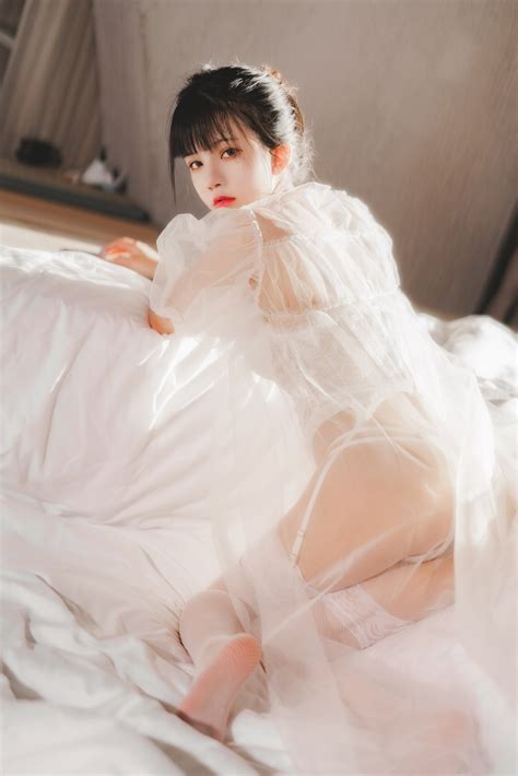 Free Download Hd Wallpaper Model Wedding Dress Chinese Model