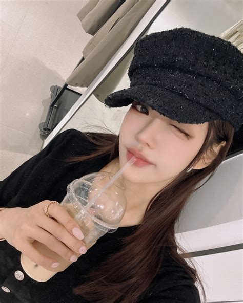 강은욱 누누가 요즘 빠진 아바라 🥤 ️ 커피들고 스타필드 구경하니까 너모 재밌쟈낭 Instagram