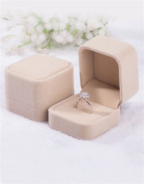 Кутийка за пръстен 5 х 4 х 5 5см беж Biju Bg Com Онлайн магазин за бижутерия бижута от