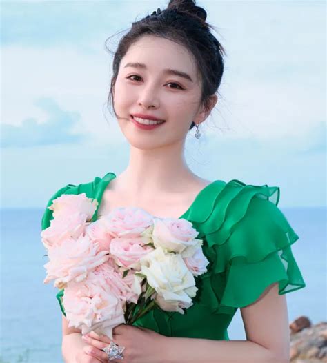 纪凌尘首谈与阚清子的4年感情，含泪道歉，承认蹭前女友热度腾讯新闻