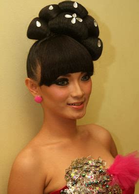 Nine Gold Foto Hot Zaskia Gotik