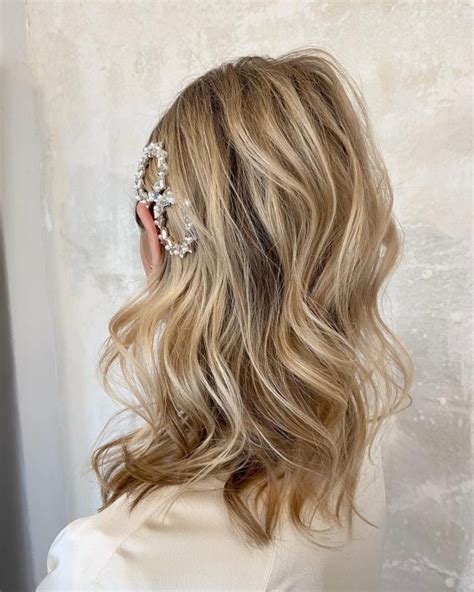 ΚΑΛΟΚΑΙΡΙΝΟ ΝΥΦΙΚΟ ΧΤΕΝΙΣΜΑ ΠΟΥ ΘΑ ΛΑΤΡΕΨΕΙΣ ΝΎΦΗ Hairstylist Nufiko Xteni