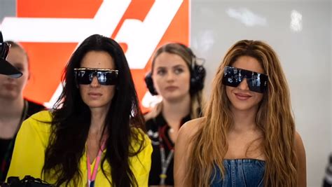 Shakira fue captada en el Gran Premio de Gran Bretaña