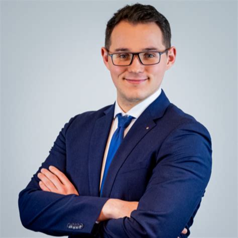 Benedikt Klein Geprüfter Automobilverkäufer Für Neu Und