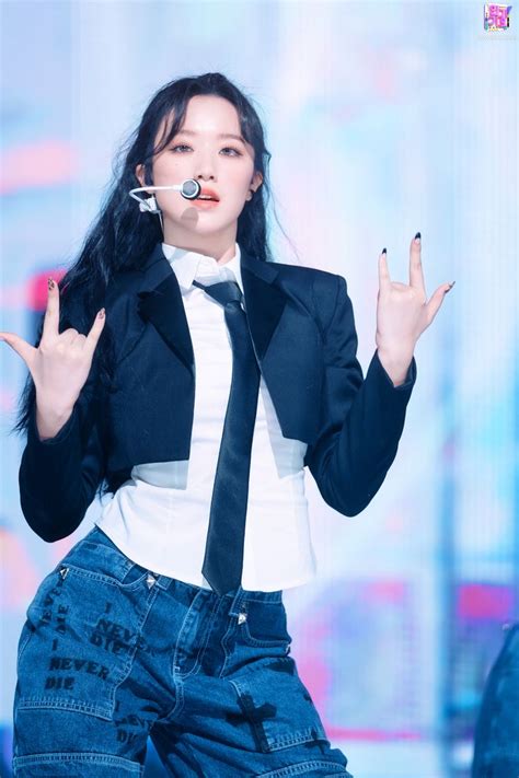 [포토스케치] 당당한 파워로 강렬한 존재감을 증명 ‘ 여자 아이들 슈화 2 Pd노트 [포토스케치] 당당한 파워로