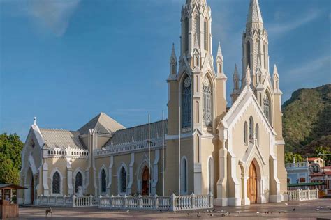 La Historia y Devoción de la Basílica de Nuestra Señora del Valle