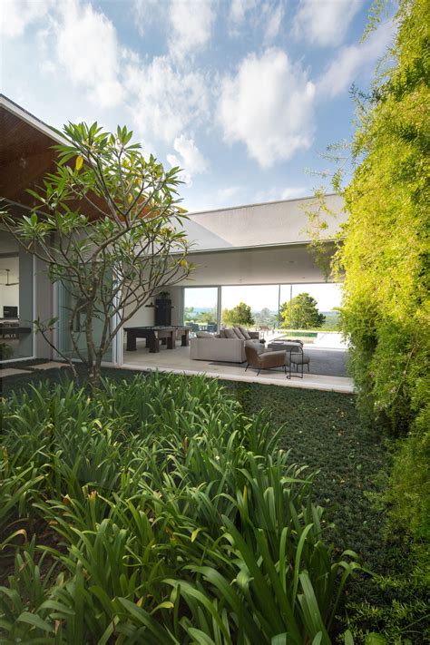 Galería De Casa Meg Baroneza Gálvez And Márton Arquitetura 15