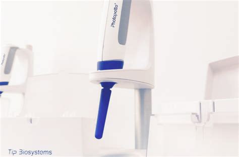 Handheld spectrophotometer (Free Demo)