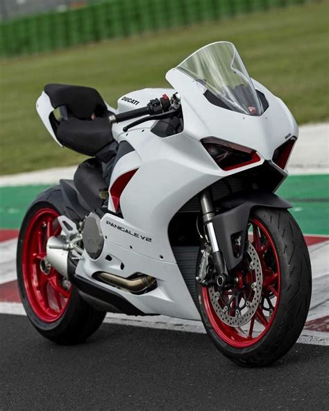 Ducati Panigale V2 Artofit