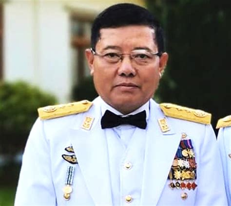 Khit Thit Media နေပြည်တော်၊ ပျဉ်းမနား နန်းစိန်ကိတ်ဆိုင်တွင် အနီးတွင် ဗုံး ၂ လုံးပေါက်ကွဲ၊ မ