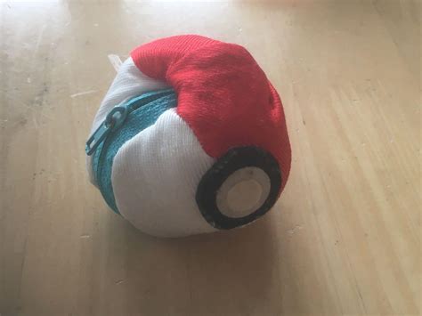 ポケモン モンスターボール ＆ワニノコ リバーシブルぬいぐるみ メルカリ