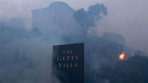Windstorm Massive Fires Cause Power Outages For More Than 200000 La