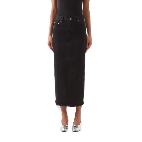 Move Aside Miniskirts Its All About The Denim Maxi Skirt Now
