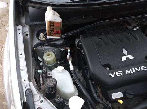 Замена масла в ГУР — Mitsubishi Outlander XL, 3 л, 2007 года | плановое ...