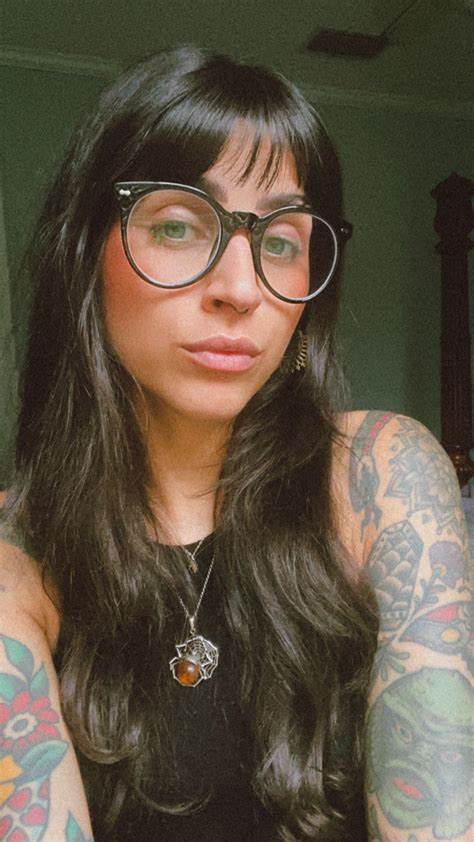 Hi Spooky Babes 🖤 Do You Like My New Glasses