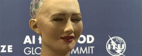 Robô Sophia Conversa Sorri E Até Conta Piadas Em Evento De Ia Na Suíça