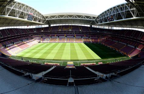 Süper Ligde sezonun son derbisi Galatasaray ve Fenerbahçe NEF