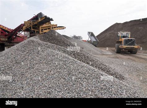 Mining Of Sand And Gravel Resources For The Construction Industry Natural Resource Sand And