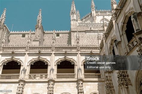 톨레도 에스파냐 2022년 4월 29일 산 후안 데 로스 레예스 수도원의 외관과 건축 0명에 대한 스톡 사진 및 기타 이미지 Istock