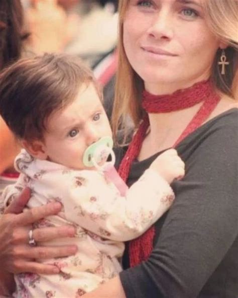 Amaya Forch Desempolva Antigua Foto De Su Hija Julieta Y Llena De Amor