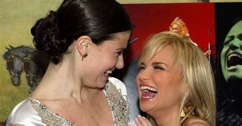 Idina Menzel And Kristin Chenoweth Pictures POPSUGAR Celebrity UK