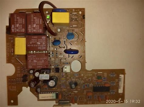 Стабилизатор напряжения Apc 1200 Line R отключается за пределами