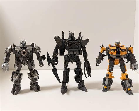 Scourge Transformers Toy