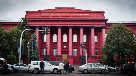 Червоний корпус КНУ що відомо про архітектора Вікентія Боретто