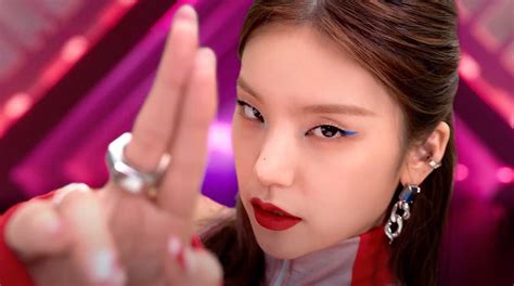 Itzy Stars In Maybelline New York 11 11 Campaign In China Branding In