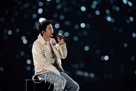 임영웅 보려고 5일만에 16만명 몰렸다‥남산타워도 하늘빛으로 손에 잡히는 뉴스 눈에 보이는 뉴스 뉴스엔