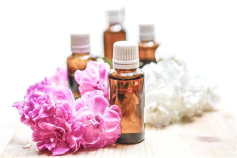 OS BENEFÍCIOS DA AROMATERAPIA Blog Farmácia Biguaçu de Manipulação