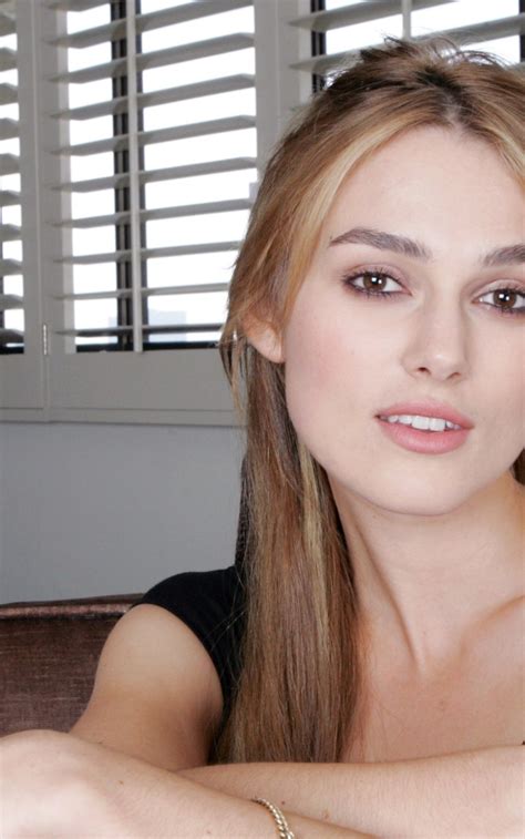 802x1282 Resolution Beautiful Actress Keira Knightley 802x1282