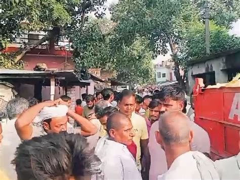 Sand Laden Tractor Trolley Tramples Cyclist In Deoria देवरिया में