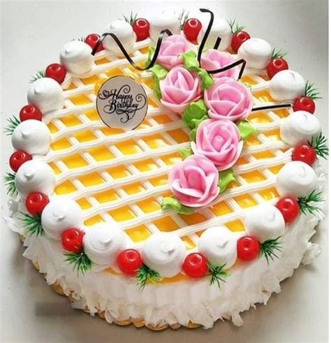 Delicious And Mouth Watering 1kg Vanilla Flavored Round Eggless Cakes