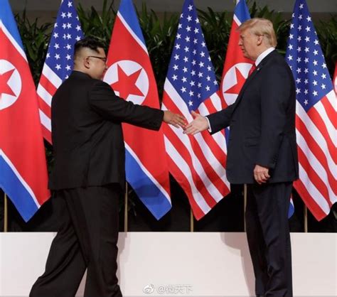 金正恩与特朗普会晤现场 历史性握手新浪图片