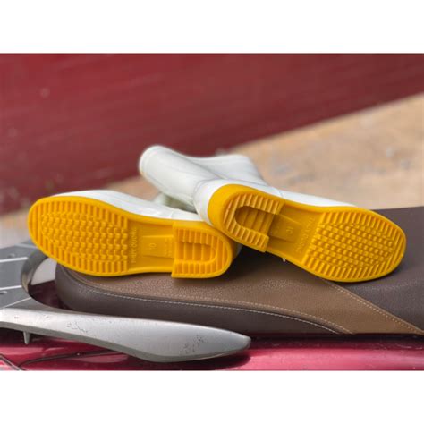 Ủng Thùy Dương ủng Lao động Trắng đế Vàng Chống Trơntrượt Shopee