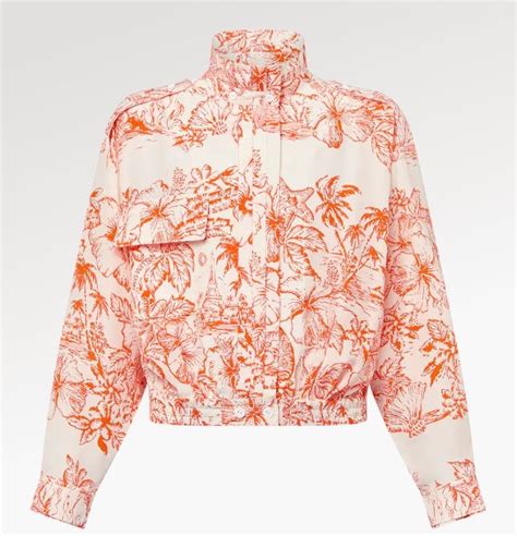 이영애의 영롱한 공항 패션룩 어디 거 하퍼스 바자 코리아