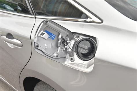 亚洲龙 2023款 2 0L CVT 进取版图片 丰田 1 60张图片 汽车外观图库 懂车帝