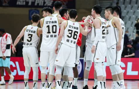 辽宁输球，杨鸣短板暴露无遗，年轻主帅甘拜下风东方体育
