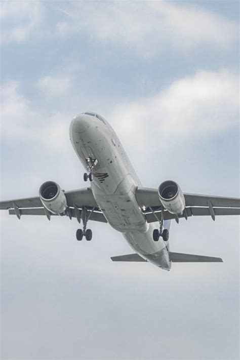 Latam 공기 공항 교통체계 구름 군대 기술 껍질을 벗기다 날개 동체 보잉 비행 비행기 상륙 상업용