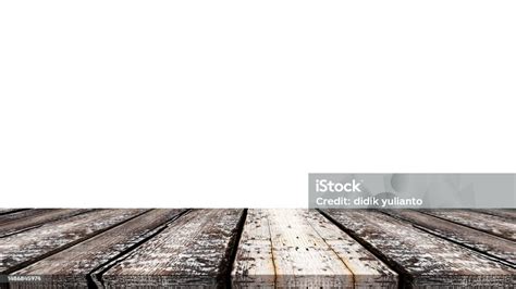 빈 흰색 배경이 있는 전시 또는 몽타주 제품을 위한 나무 테이블 0명에 대한 스톡 사진 및 기타 이미지 0명 공란 데크 Istock