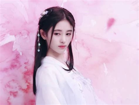 当159cm鞠婧祎遇上155cm郭敬明究竟谁说谎一目了然