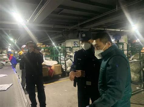 【记者节专刊（7）】刘洪蛟：笔墨书正气 忠诚颂平安澎湃号·政务澎湃新闻 The Paper
