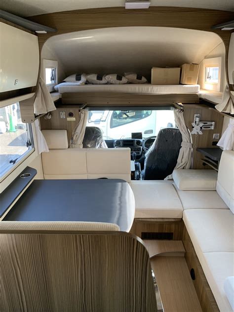 納車前にZILにつけたオプション キャンピングカーZiLとこむぎの日常