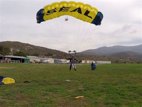 Us Navy Seal Dies After Parachute Malfunction Kgtv Tv