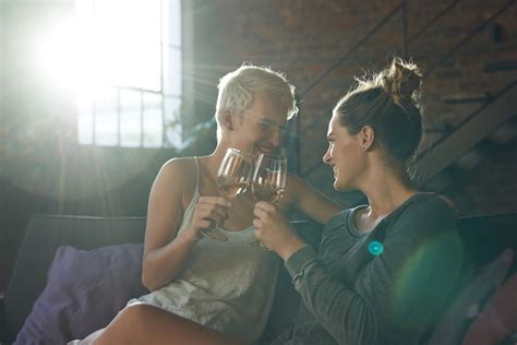 Make Eye Contact Best Communication Tips For Couples Popsugar Love